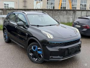 Melns Lynk & Co 01 2021 Viļņa, ar dzinēja tilpumu 1.50 L un nobraukumu 99 tūkst. km par 17800 €, foto  vietnē AUTOMOTO.COM.LV