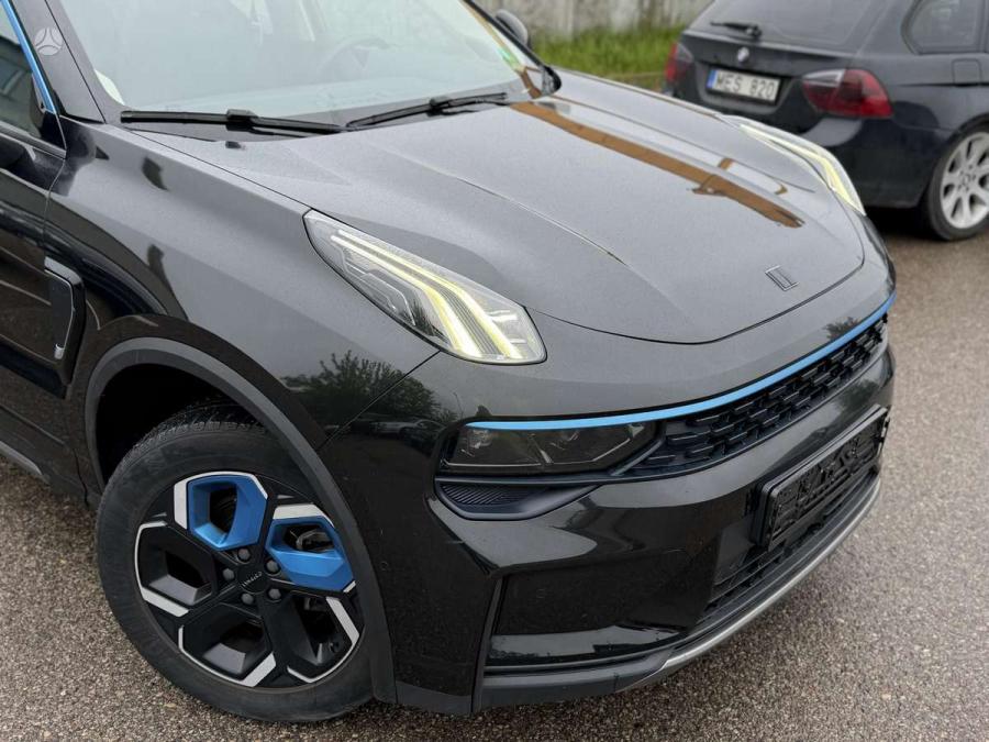 Melns Lynk & Co 01 2021 Viļņa, ar dzinēja tilpumu 1.50 L un nobraukumu 99 tūkst. km par 17800 €, foto 4 vietnē AUTOMOTO.COM.LV