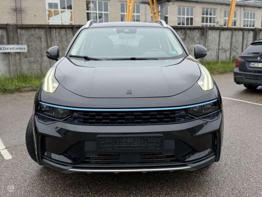 Melns Lynk & Co 01 2021 Viļņa, ar dzinēja tilpumu 1.50 L un nobraukumu 99 tūkst. km par 17800 €, foto 5 vietnē AUTOMOTO.COM.LV