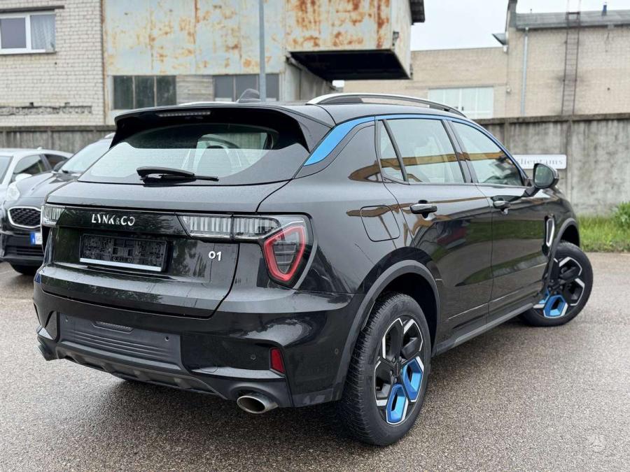 Melns Lynk & Co 01 2021 Viļņa, ar dzinēja tilpumu 1.50 L un nobraukumu 99 tūkst. km par 17800 €, foto 9 vietnē AUTOMOTO.COM.LV