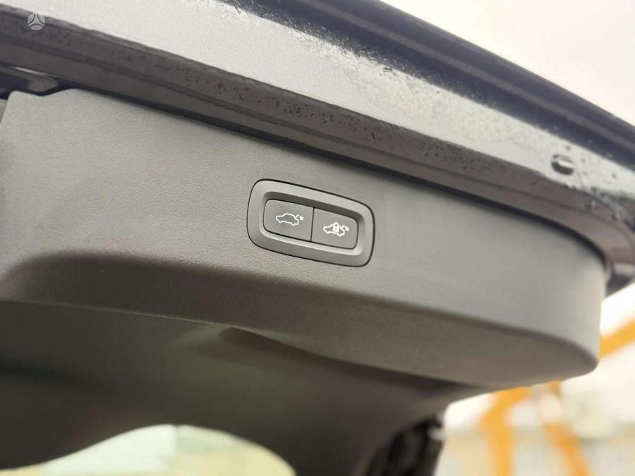 Melns Lynk & Co 01 2021 Viļņa, ar dzinēja tilpumu 1.50 L un nobraukumu 99 tūkst. km par 17800 €, foto 17 vietnē AUTOMOTO.COM.LV