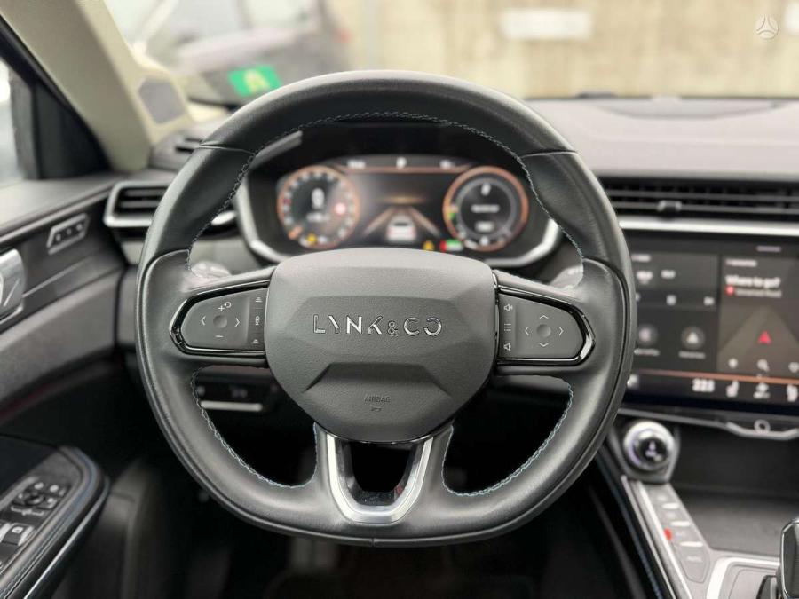 Melns Lynk & Co 01 2021 Viļņa, ar dzinēja tilpumu 1.50 L un nobraukumu 99 tūkst. km par 17800 €, foto 22 vietnē AUTOMOTO.COM.LV