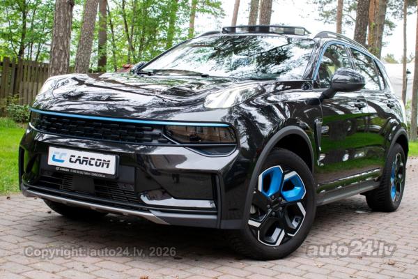 Black Lynk & Co 01 2022 in Tallinn, with an engine capacity of 1.50 L and mileage of 28 thousand km for 24980 €, photo 1 on AUTOMOTO.COM.LV