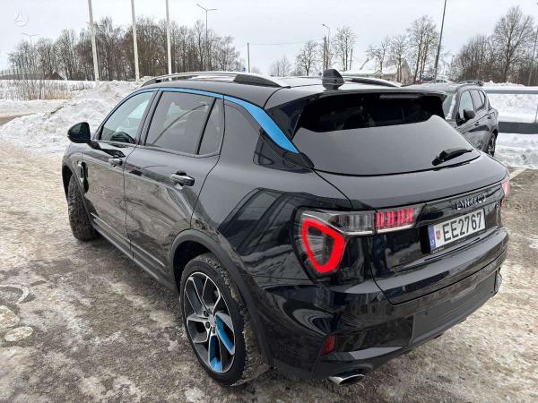 Black Lynk & Co 01 2023 in Vilnius, with an engine capacity of 0.00 L and mileage of 33 thousand km for 25900 €, photo 4 on AUTOMOTO.COM.LV