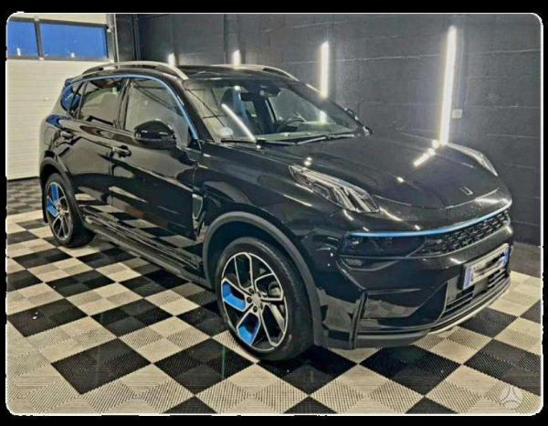Black Lynk & Co 01 2023 in Taurage, with an engine capacity of 1.48 L and mileage of 122 thousand km for 17000 €, photo 2 on AUTOMOTO.COM.LV