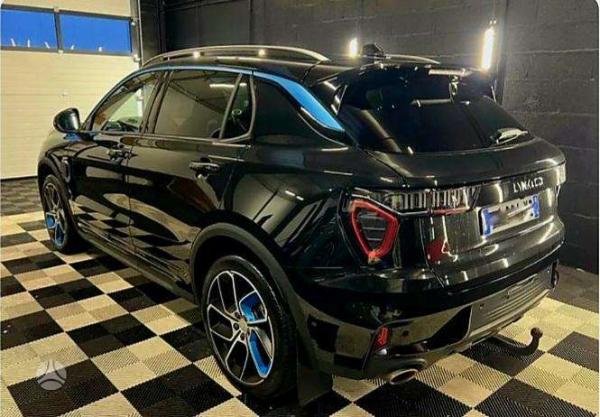 Black Lynk & Co 01 2023 in Taurage, with an engine capacity of 1.48 L and mileage of 122 thousand km for 17000 €, photo 6 on AUTOMOTO.COM.LV