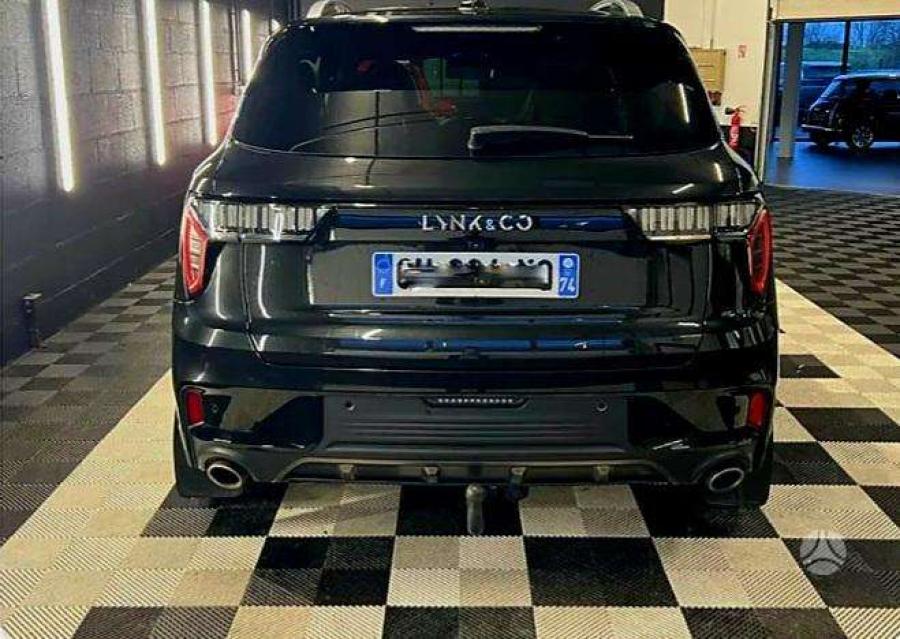 Black Lynk & Co 01 2023 in Taurage, with an engine capacity of 1.48 L and mileage of 122 thousand km for 17000 €, photo 8 on AUTOMOTO.COM.LV