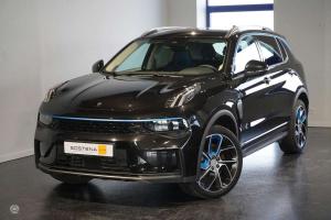 Melns Lynk & Co 01 2023 Viļņa, ar dzinēja tilpumu 1.41 L un nobraukumu 29 tūkst. km par 25900 €, foto  vietnē AUTOMOTO.COM.LV