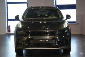 Black Lynk & Co 01 2026 in Vilnius, with an engine capacity of 1.50 L and mileage of 10 thousand km for 33200 €, photo 5 on AUTOMOTO.COM.LV