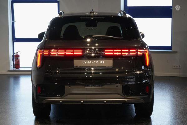 Black Lynk & Co 01 2026 in Vilnius, with an engine capacity of 1.50 L and mileage of 10 thousand km for 33200 €, photo 6 on AUTOMOTO.COM.LV