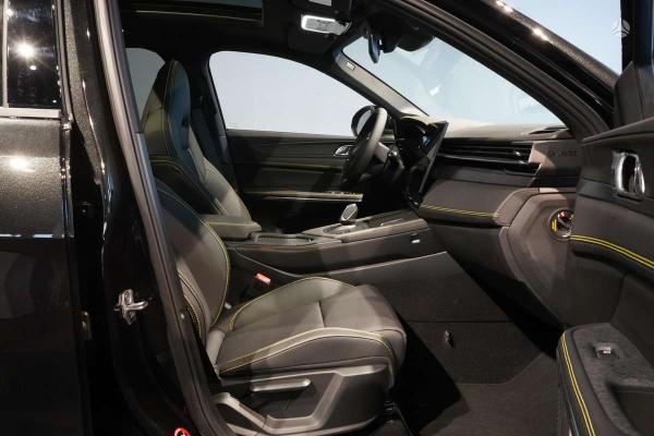 Black Lynk & Co 01 2026 in Vilnius, with an engine capacity of 1.50 L and mileage of 10 thousand km for 33200 €, photo 10 on AUTOMOTO.COM.LV