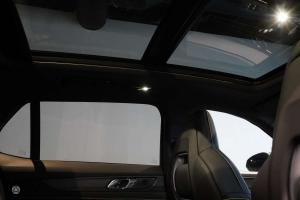 Black Lynk & Co 01 2026 in Vilnius, with an engine capacity of 1.50 L and mileage of 10 thousand km for 33200 €, photo 13 on AUTOMOTO.COM.LV