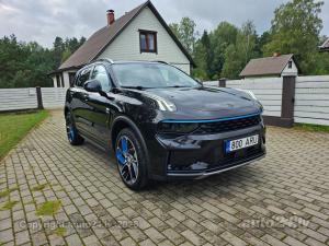 Black Lynk & Co 01 2022 in Tallinn, with an engine capacity of 1.50 L and mileage of 77 thousand km for 24990 €, photo 3 on AUTOMOTO.COM.LV