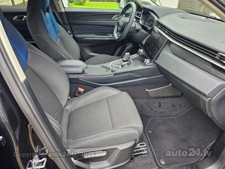 Black Lynk & Co 01 2022 in Tallinn, with an engine capacity of 1.50 L and mileage of 77 thousand km for 24990 €, photo 12 on AUTOMOTO.COM.LV