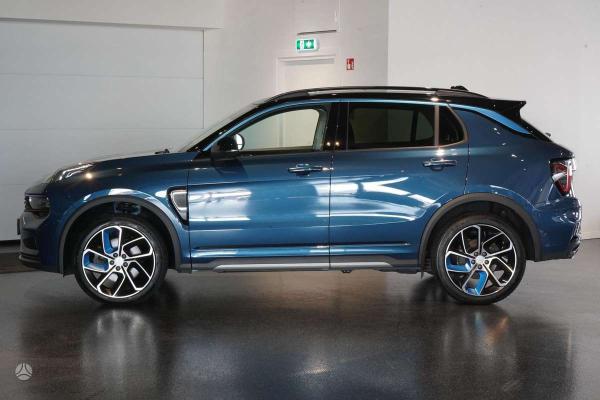 Blue Lynk & Co 01 2023 in Vilnius, with an engine capacity of 1.48 L and mileage of 35 thousand km for 25900 €, photo 2 on AUTOMOTO.COM.LV