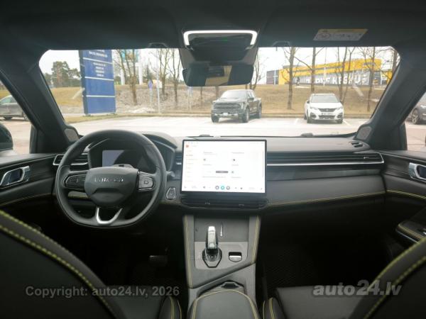 Lynk & Co 01 2025 Tallina, ar dzinēja tilpumu 1.50 L un nobraukumu 13 tūkst. km par 35900 €, foto 12 vietnē AUTOMOTO.COM.LV