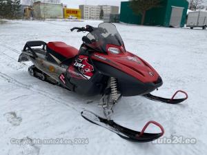 Sarkans LYNX Rave 2008 Pelva, ar dzinēja tilpumu 0.55 L un nobraukumu 17 tūkst. km par 2700 €, foto  vietnē AUTOMOTO.COM.LV