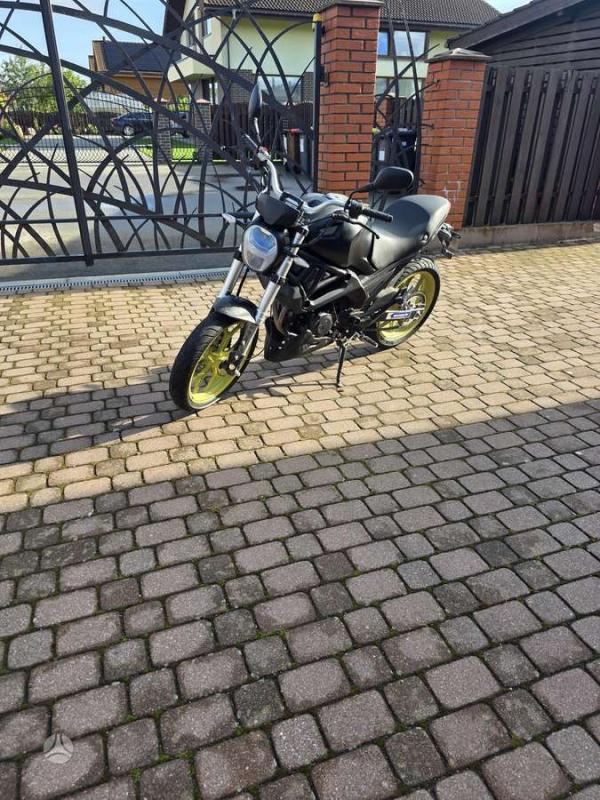 Black Magpower Bombers 2023 in Klaipeda, with an engine capacity of 50.00 L and mileage of 9 thousand km for 1299 €, photo 3 on AUTOMOTO.COM.LV