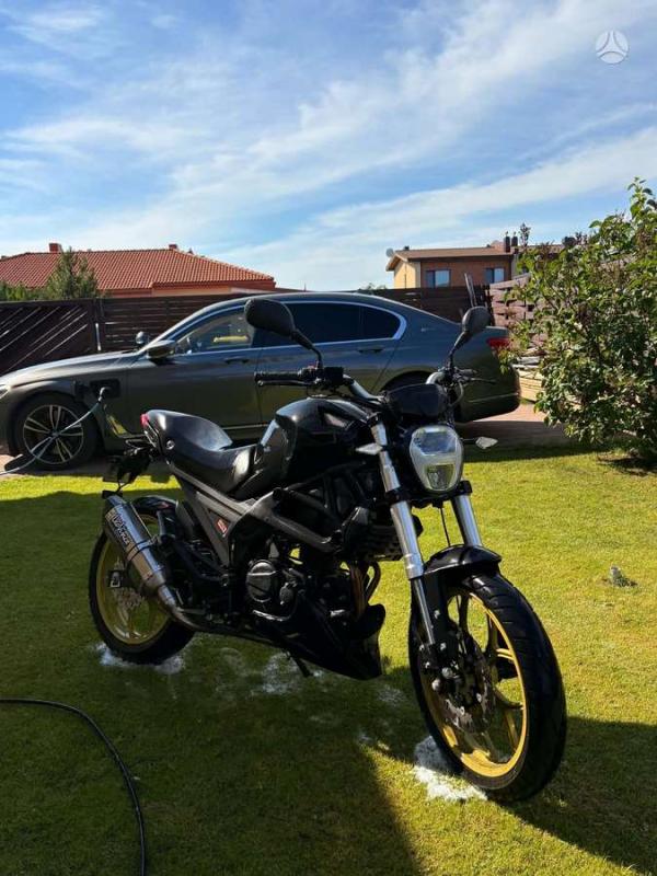 Black Magpower Bombers 2023 in Klaipeda, with an engine capacity of 50.00 L and mileage of 9 thousand km for 1299 €, photo 5 on AUTOMOTO.COM.LV