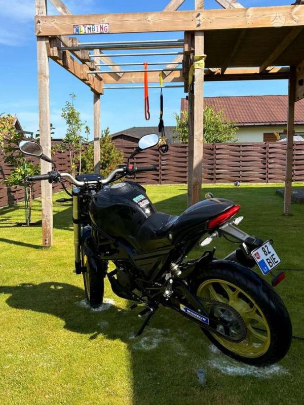 Black Magpower Bombers 2023 in Klaipeda, with an engine capacity of 50.00 L and mileage of 9 thousand km for 1299 €, photo 9 on AUTOMOTO.COM.LV