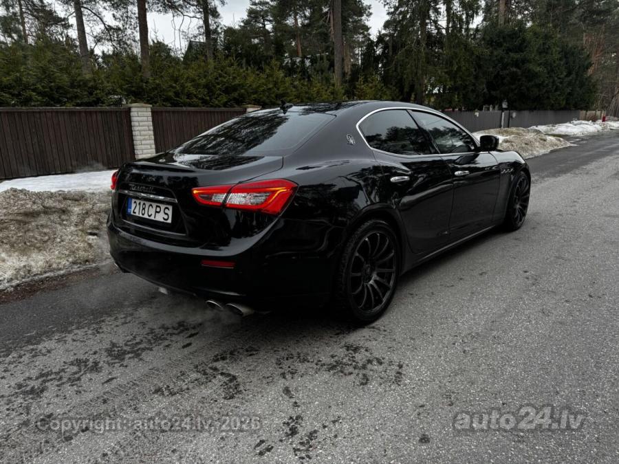 Black Maserati Ghibli 2014 in Tallinn, with an engine capacity of 3.00 L and mileage of 90 thousand km for 25900 €, photo 5 on AUTOMOTO.COM.LV
