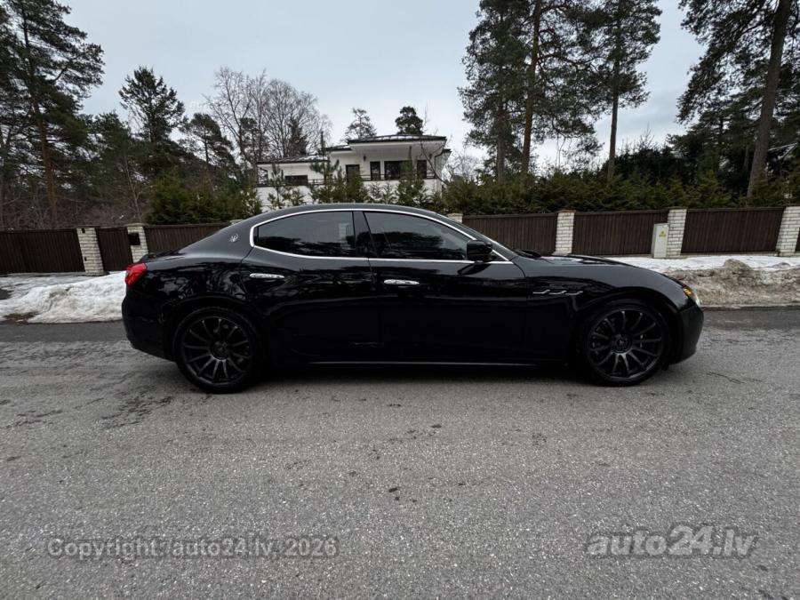 Black Maserati Ghibli 2014 in Tallinn, with an engine capacity of 3.00 L and mileage of 90 thousand km for 25900 €, photo 7 on AUTOMOTO.COM.LV