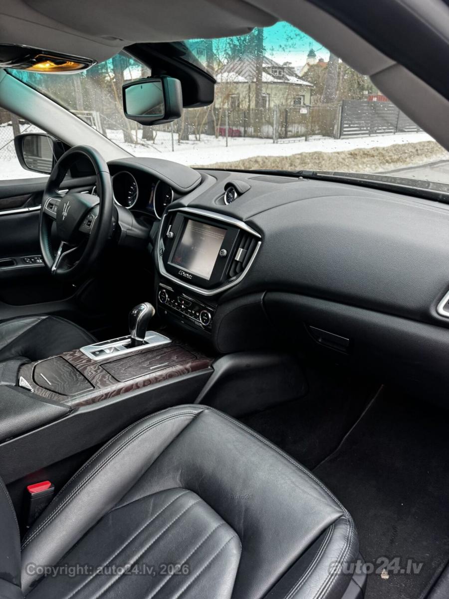 Black Maserati Ghibli 2014 in Tallinn, with an engine capacity of 3.00 L and mileage of 90 thousand km for 25900 €, photo 12 on AUTOMOTO.COM.LV