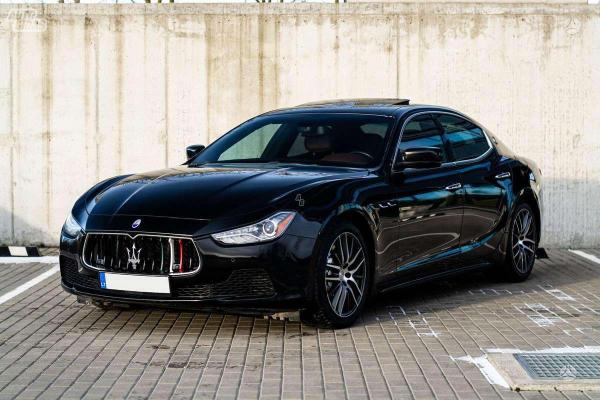 Black Maserati Ghibli 2015 in Siauliai, with an engine capacity of 2.98 L and mileage of 79 thousand km for 22999 €, photo 6 on AUTOMOTO.COM.LV