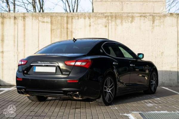 Black Maserati Ghibli 2015 in Siauliai, with an engine capacity of 2.98 L and mileage of 79 thousand km for 22999 €, photo 7 on AUTOMOTO.COM.LV