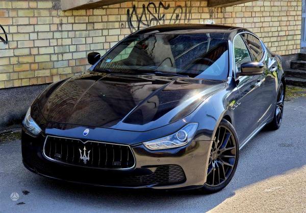 Melns Maserati Ghibli 2015 Viļņa, ar dzinēja tilpumu 2.99 L un nobraukumu 256 tūkst. km par 11999 €, foto 2 vietnē AUTOMOTO.COM.LV