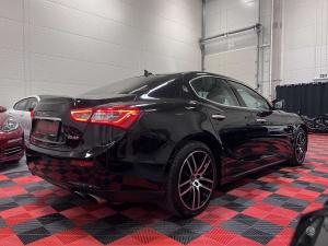 Melns Maserati Ghibli 2015 Viļņa, ar dzinēja tilpumu 3.00 L un nobraukumu 129 tūkst. km par 16499 €, foto 5 vietnē AUTOMOTO.COM.LV