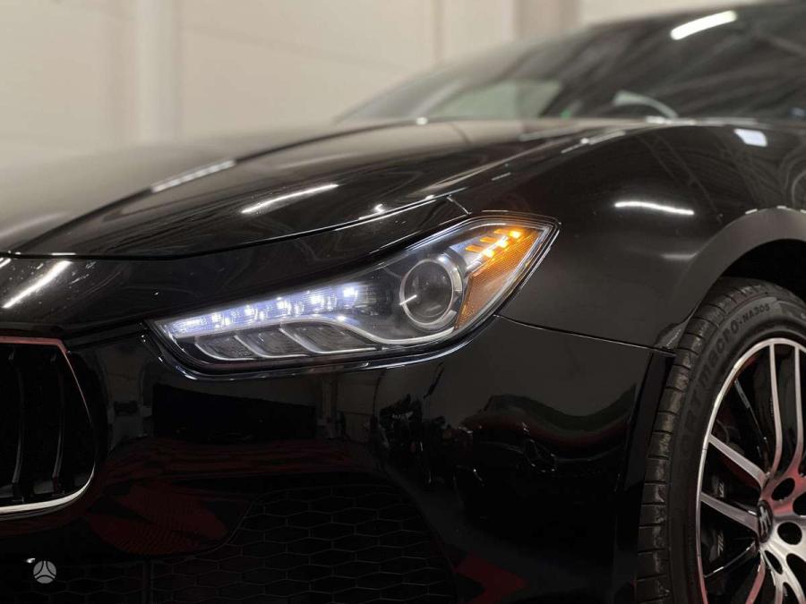 Melns Maserati Ghibli 2015 Viļņa, ar dzinēja tilpumu 3.00 L un nobraukumu 129 tūkst. km par 16499 €, foto 9 vietnē AUTOMOTO.COM.LV