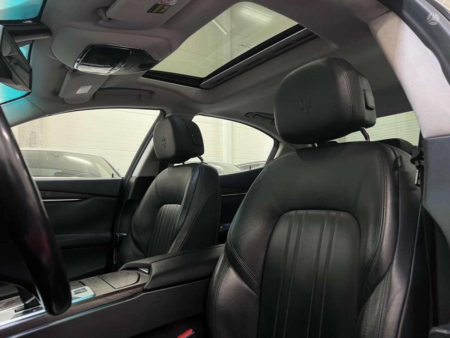 Melns Maserati Ghibli 2015 Viļņa, ar dzinēja tilpumu 3.00 L un nobraukumu 129 tūkst. km par 16499 €, foto 15 vietnē AUTOMOTO.COM.LV