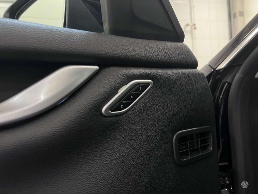 Melns Maserati Ghibli 2015 Viļņa, ar dzinēja tilpumu 3.00 L un nobraukumu 129 tūkst. km par 16499 €, foto 17 vietnē AUTOMOTO.COM.LV