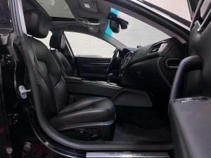 Melns Maserati Ghibli 2015 Viļņa, ar dzinēja tilpumu 3.00 L un nobraukumu 129 tūkst. km par 16499 €, foto 18 vietnē AUTOMOTO.COM.LV