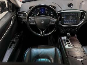 Melns Maserati Ghibli 2015 Viļņa, ar dzinēja tilpumu 3.00 L un nobraukumu 129 tūkst. km par 16499 €, foto 21 vietnē AUTOMOTO.COM.LV