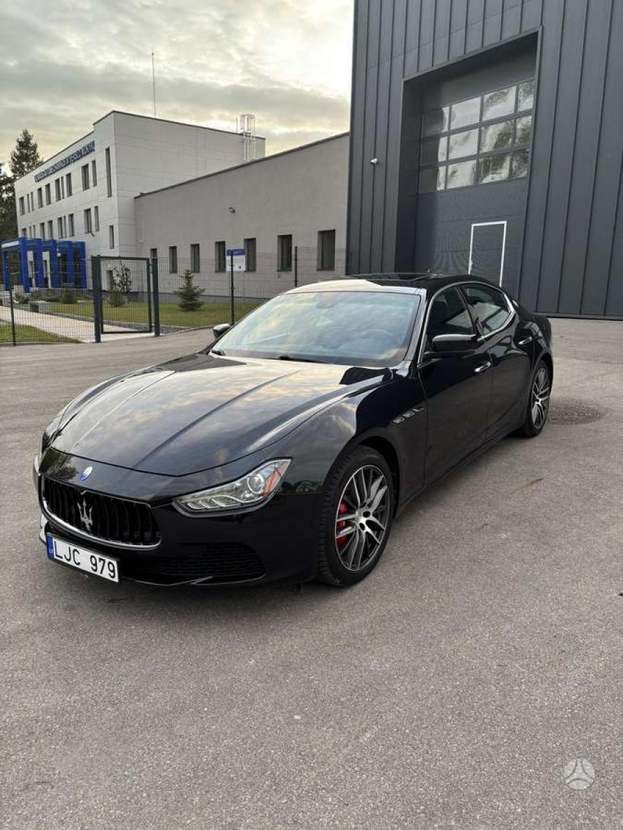 Melns Maserati Ghibli 2016 Viļņa, ar dzinēja tilpumu 2.98 L un nobraukumu 106 tūkst. km par 16000 €, foto 3 vietnē AUTOMOTO.COM.LV