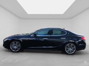 Melns Maserati Ghibli 2016 Viļņa, ar dzinēja tilpumu 3.00 L un nobraukumu 234 tūkst. km par 18000 €, foto 3 vietnē AUTOMOTO.COM.LV