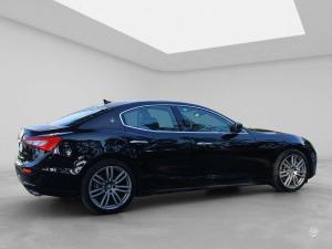 Melns Maserati Ghibli 2016 Viļņa, ar dzinēja tilpumu 3.00 L un nobraukumu 234 tūkst. km par 18000 €, foto 7 vietnē AUTOMOTO.COM.LV