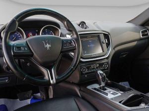 Melns Maserati Ghibli 2016 Viļņa, ar dzinēja tilpumu 3.00 L un nobraukumu 234 tūkst. km par 18000 €, foto 10 vietnē AUTOMOTO.COM.LV