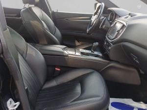 Melns Maserati Ghibli 2016 Viļņa, ar dzinēja tilpumu 3.00 L un nobraukumu 234 tūkst. km par 18000 €, foto 18 vietnē AUTOMOTO.COM.LV
