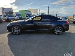 Black Maserati Ghibli 2016 in Vilnius, with an engine capacity of 2.98 L and mileage of 101 thousand km for 18900 €, photo 8 on AUTOMOTO.COM.LV
