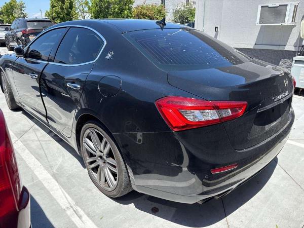 Black Maserati Ghibli 2017 in Kaunas, with an engine capacity of 2.98 L and mileage of 138 thousand km for 11300 €, photo 6 on AUTOMOTO.COM.LV