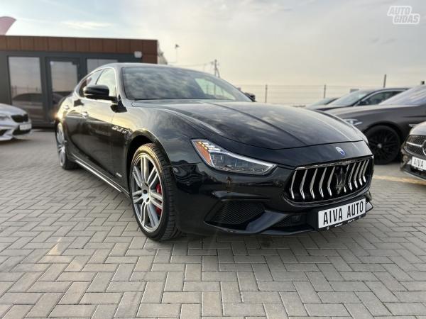 Maserati Ghibli 2018 in Kaunas on AUTOMOTO.COM.LV Black Maserati Ghibli 2018 in Kaunas, with an engine capacity of 3.00 L and mileage of 22 thousand km for 29000 €, photo 5 on AUTOMOTO.COM.LV