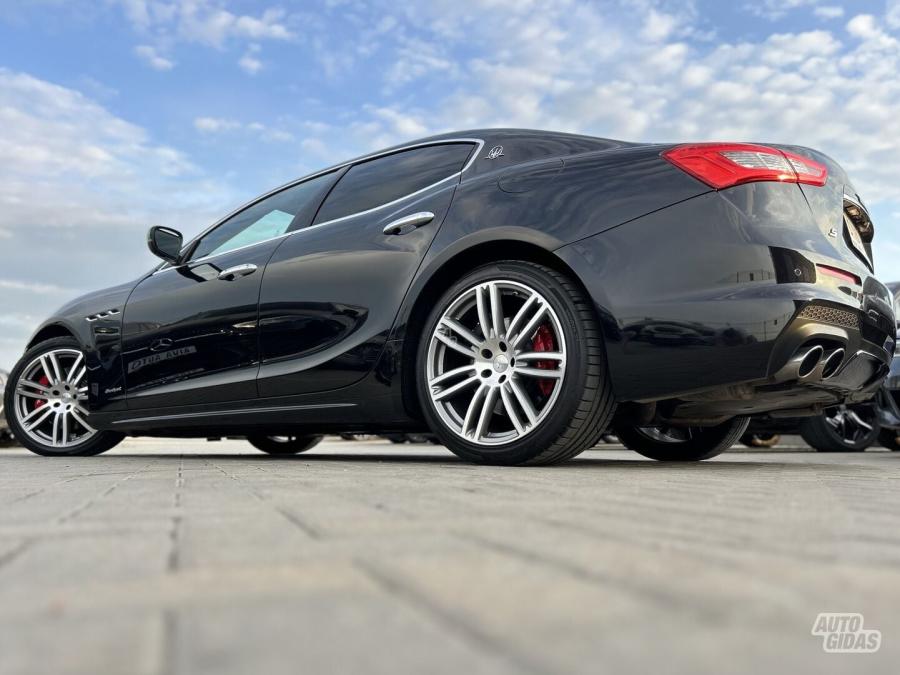 Melns Maserati Ghibli 2018 Kauņa, ar dzinēja tilpumu 3.00 L un nobraukumu 22 tūkst. km par 29000 €, foto 10 vietnē AUTOMOTO.COM.LV