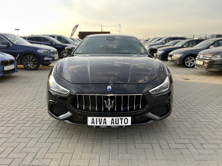Melns Maserati Ghibli 2018 Kauņa, ar dzinēja tilpumu 3.00 L un nobraukumu 22 tūkst. km par 29000 €, foto 11 vietnē AUTOMOTO.COM.LV