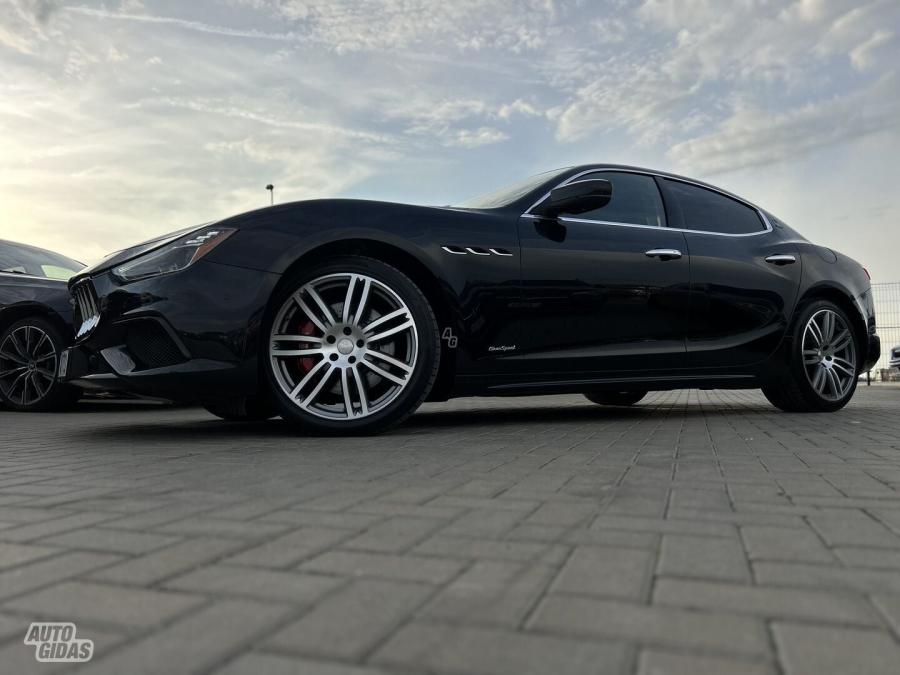 Melns Maserati Ghibli 2018 Kauņa, ar dzinēja tilpumu 3.00 L un nobraukumu 22 tūkst. km par 29000 €, foto 14 vietnē AUTOMOTO.COM.LV