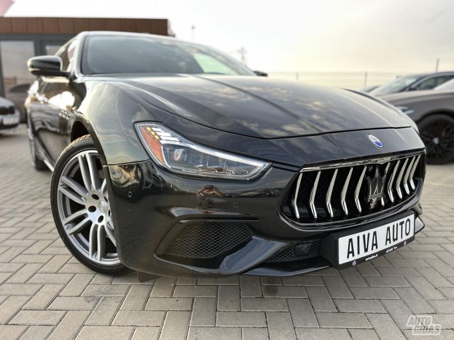 Melns Maserati Ghibli 2018 Kauņa, ar dzinēja tilpumu 3.00 L un nobraukumu 22 tūkst. km par 29000 €, foto 18 vietnē AUTOMOTO.COM.LV