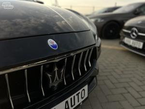 Melns Maserati Ghibli 2018 Kauņa, ar dzinēja tilpumu 3.00 L un nobraukumu 22 tūkst. km par 29000 €, foto 19 vietnē AUTOMOTO.COM.LV