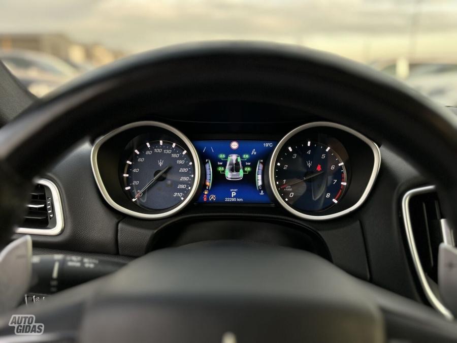 Melns Maserati Ghibli 2018 Kauņa, ar dzinēja tilpumu 3.00 L un nobraukumu 22 tūkst. km par 29000 €, foto 25 vietnē AUTOMOTO.COM.LV